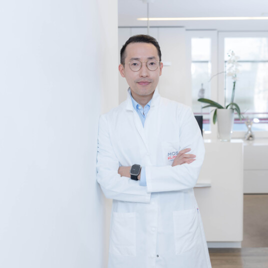 Ohrenkorrektur (Otopexie): OP-Ablauf & Kosten | Moser Kliniken